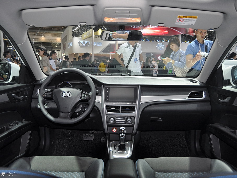 一汽奔腾B30 EV续航180km 有望7月上市-爱卡汽车