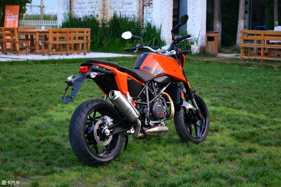 全新KTM 690 DUKE正式上市 售9.38万元:全新KTM 690 DUKE售价9.38万元-爱卡汽车